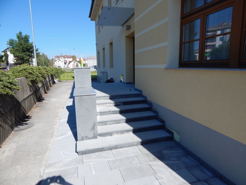 Granitne Stopnice: Zunanje ali Notranje Granitne Stopnice po meri ...