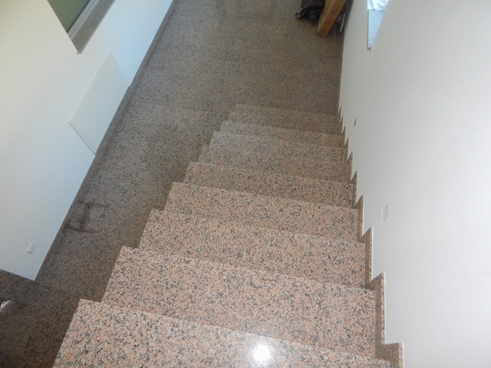 Granitne Stopnice: Zunanje ali Notranje Granitne Stopnice po meri ...