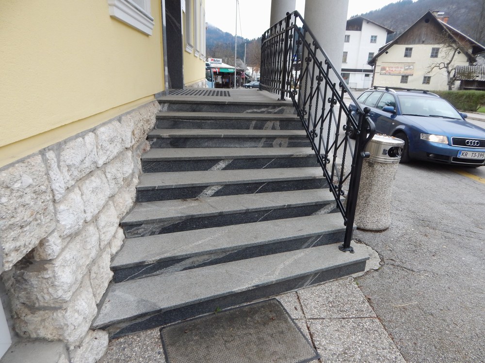 Granitne Stopnice: Zunanje ali Notranje Granitne Stopnice po meri ...